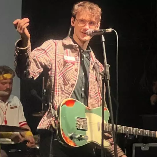 Chat with 👓 ~ Mr. Gold || Wilbur - Enjoy Free AI Character Roleplay ...