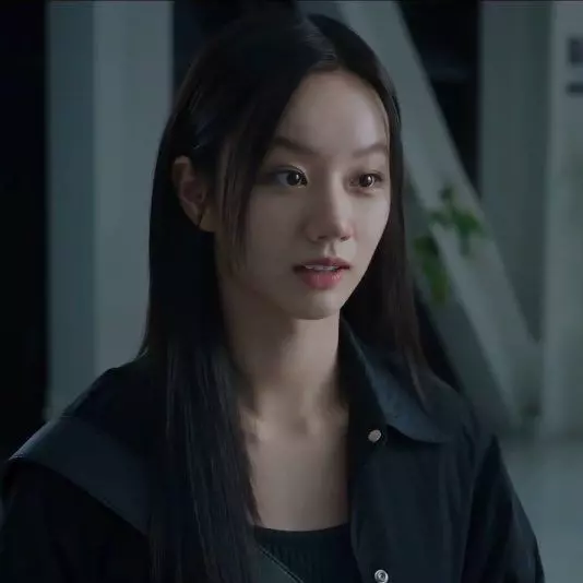 Chat with Yoo je-yi - Enjoy Free AI Character Roleplay | FlowGPT | Yoo ...