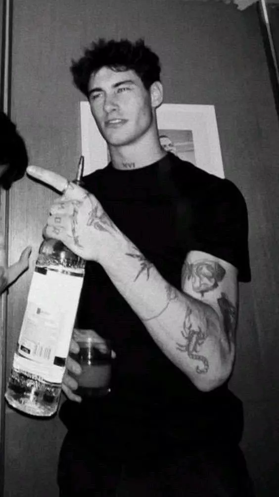 Chat with William Aaron Paine Grayson III - Enjoy Free AI Character ...