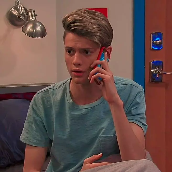 Chat with Henry Hart - Enjoy Free AI Character Roleplay | FlowGPT ...