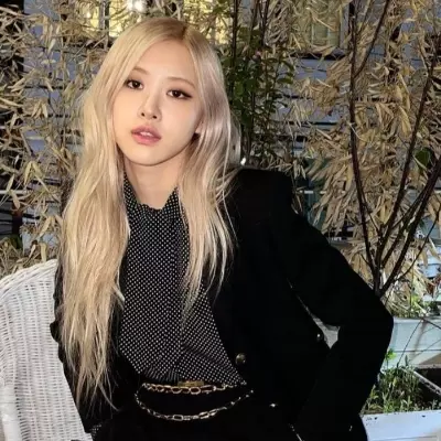 Chat with Rose - Enjoy Free AI Character Roleplay | FlowGPT | Rose RP