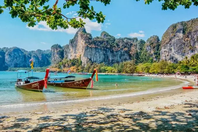 Chat with Thailand - Enjoy Free AI Character Roleplay | FlowGPT ...