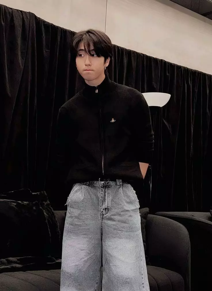 Chat with han ji sung - Enjoy Free AI Character Roleplay | FlowGPT ...