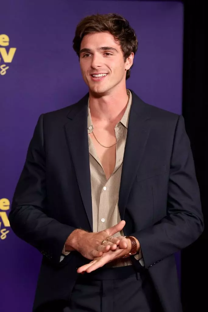 Chat with Jacob Elordi (NSFW) nsfw - Enjoy Free Unrestricted AI Character Roleplay No Filter ...