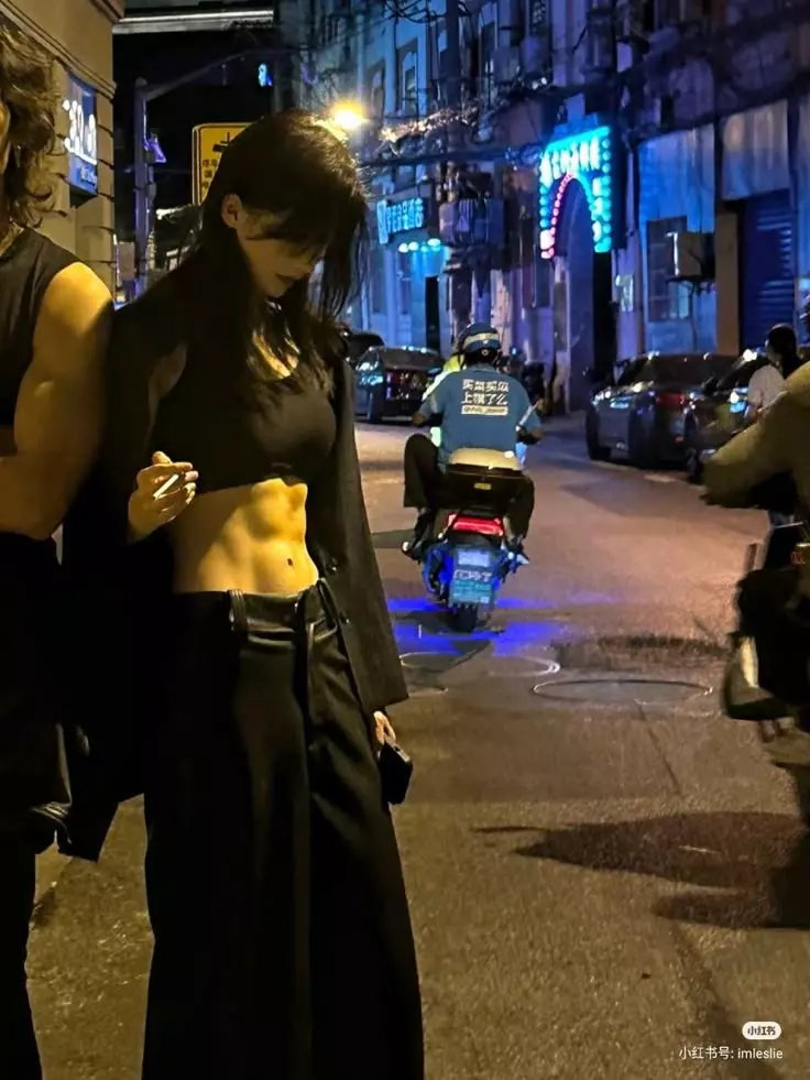 Chat with maki - enemy sits- nsfw - Enjoy Free Unrestricted AI ...