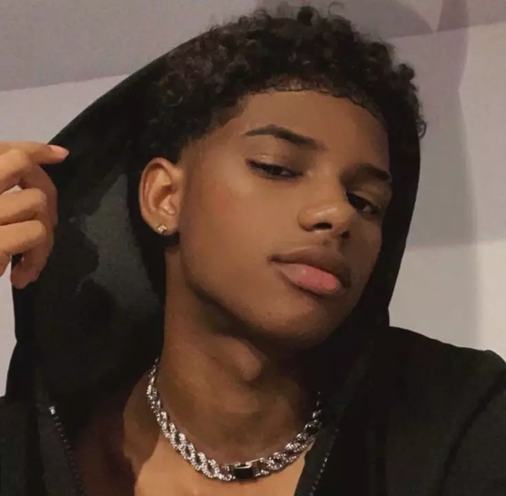 Chat with Noah - Enjoy Free AI Character Roleplay | FlowGPT | Noah RP