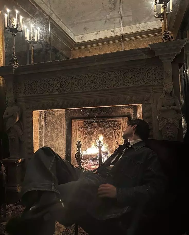 Chat with Eros - Enjoy Free AI Character Roleplay | FlowGPT | Eros RP