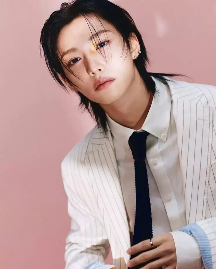 Chat with Lee Felix YongBok nsfw - Enjoy Free Unrestricted AI Character Roleplay No Filter ...