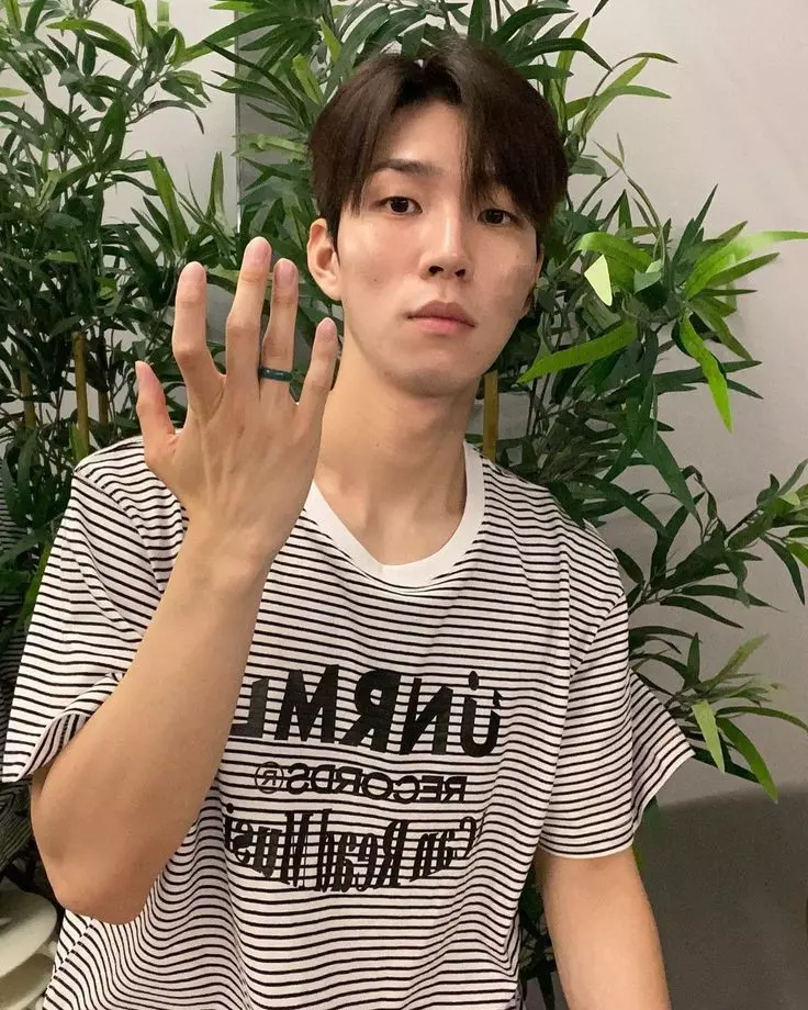 Chat with Yoo In-soo - Enjoy Free AI Character Roleplay | FlowGPT | Yoo ...