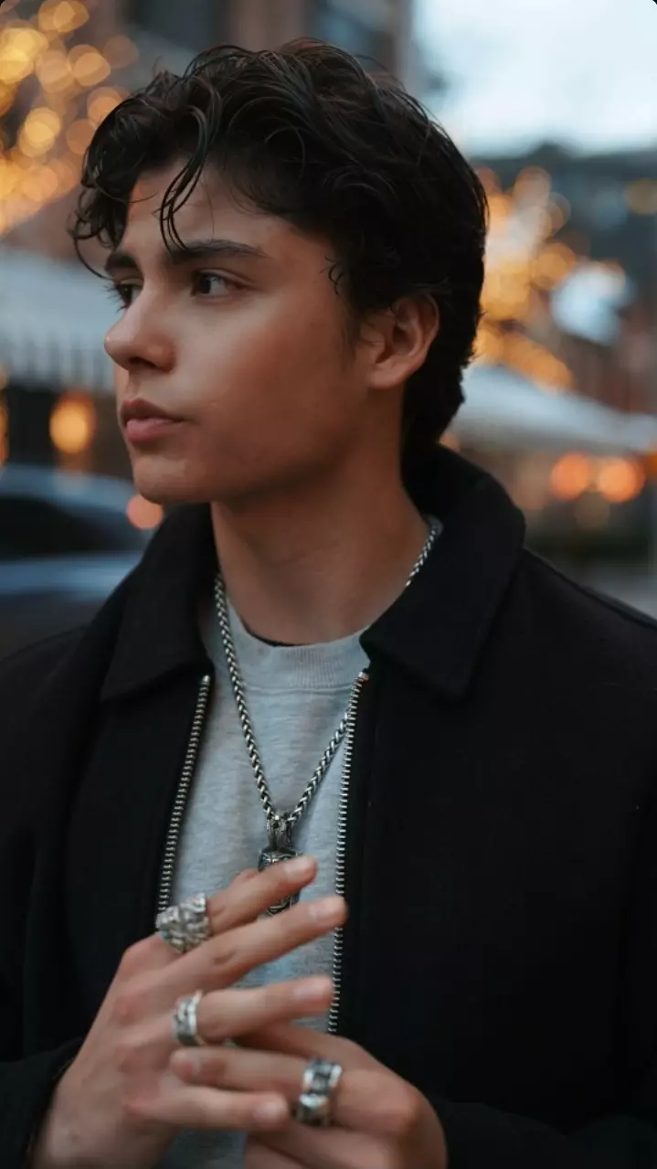 Chat with Miguel Mora - Enjoy Free AI Character Roleplay | FlowGPT ...