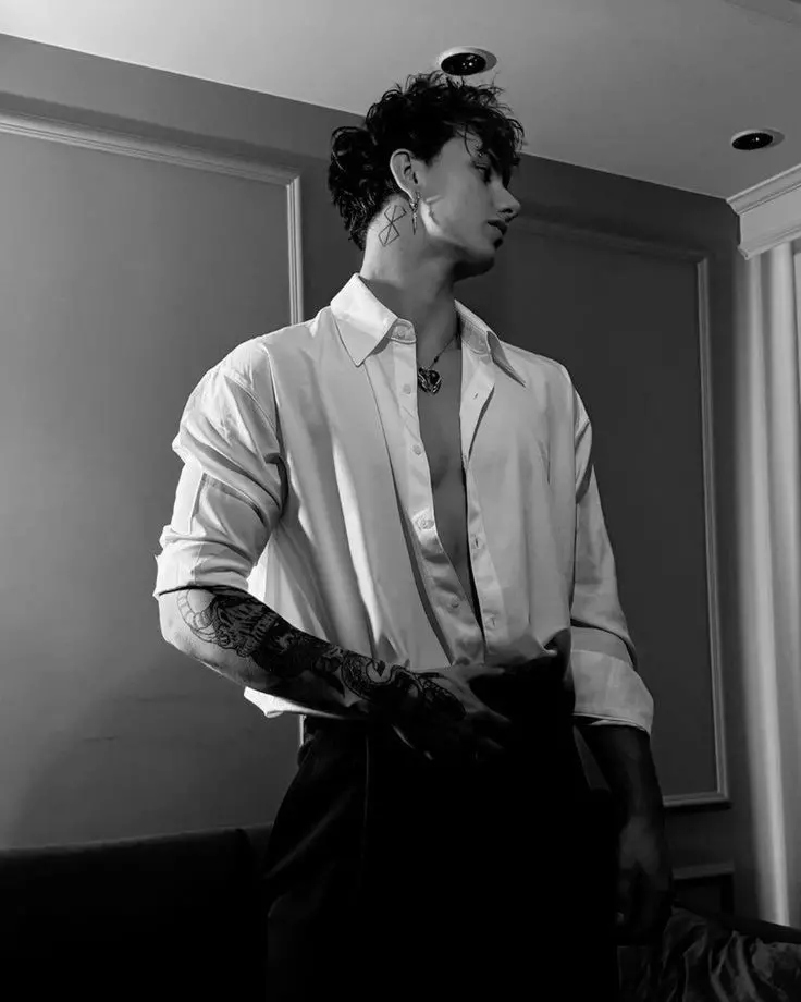 Chat with Alexander Victor - Enjoy Free AI Character Roleplay | FlowGPT | Alexander Victor RP