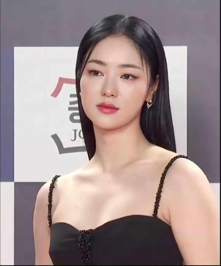 Chat with Jeon Yeo Been nsfw - Enjoy Free Unrestricted AI Character Roleplay No Filter | FlowGPT ...