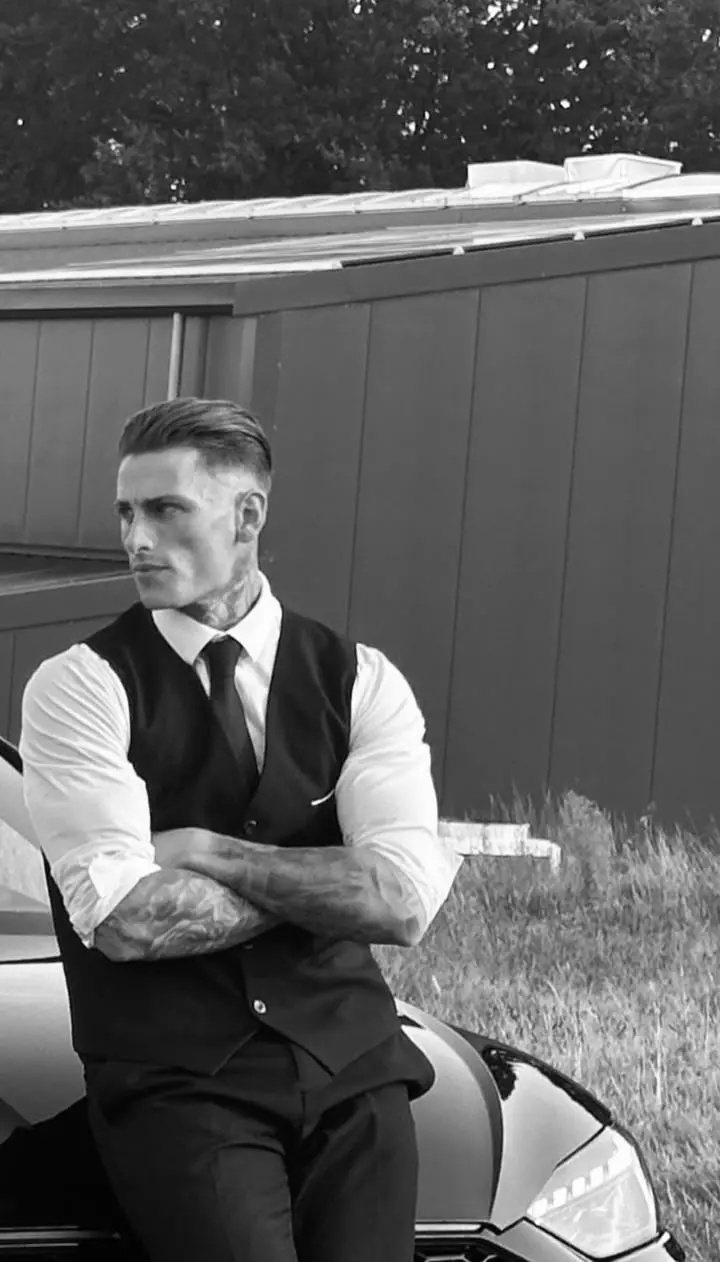 Chat with Victor Walker - Enjoy Free AI Character Roleplay | FlowGPT ...