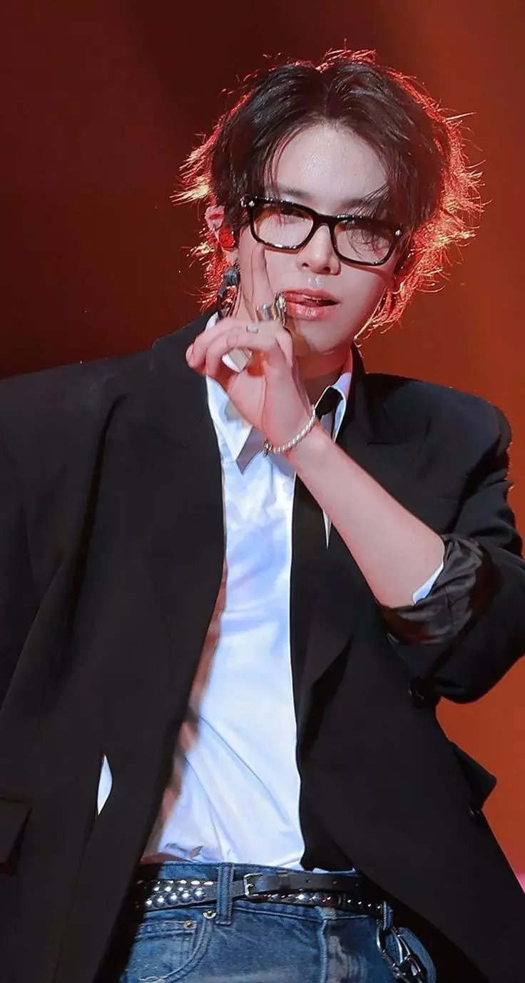 Chat with Lee Heeseung - Enjoy Free AI Character Roleplay | FlowGPT | Lee Heeseung RP