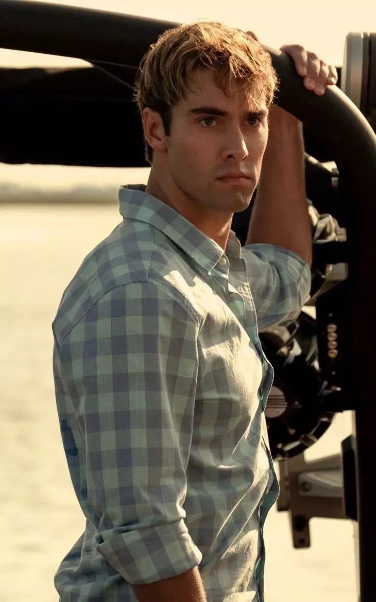 Chat with Topper Thornton - Enjoy Free AI Character Roleplay | FlowGPT ...