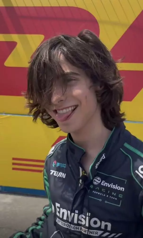 Chat with Your Boyfriend | Aidan Gallagher nsfw - Enjoy Free Unrestricted AI Character Roleplay ...