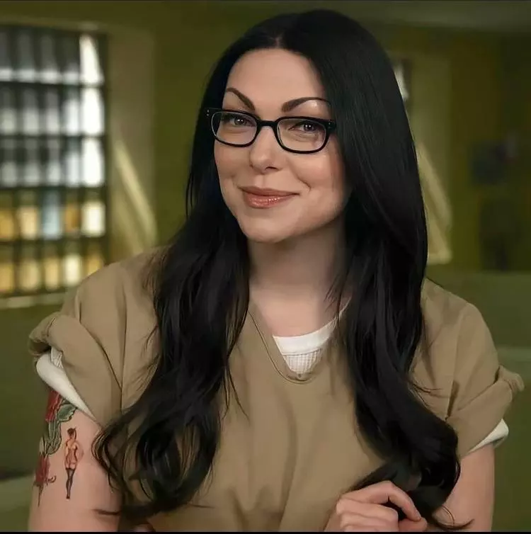 Chat with 𝔸𝕝𝕖𝕩 𝕍𝕒𝕦𝕤𝕖 - Enjoy Free AI Character Roleplay | FlowGPT ...