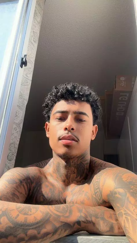 Chat with Icarus Xavier nsfw - Enjoy Free Unrestricted AI Character ...