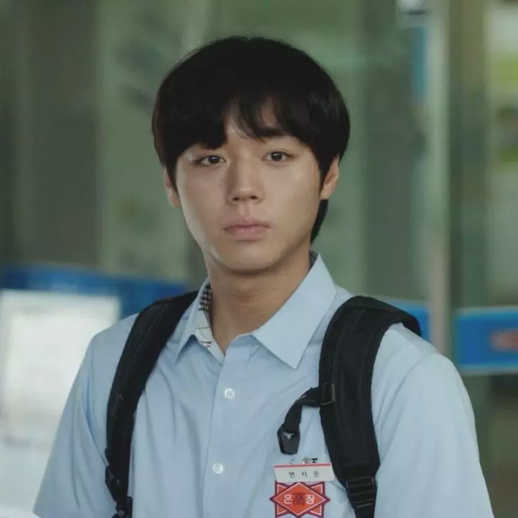 Chat with Yeon si-eun - Enjoy Free AI Character Roleplay | FlowGPT | Yeon si-eun RP