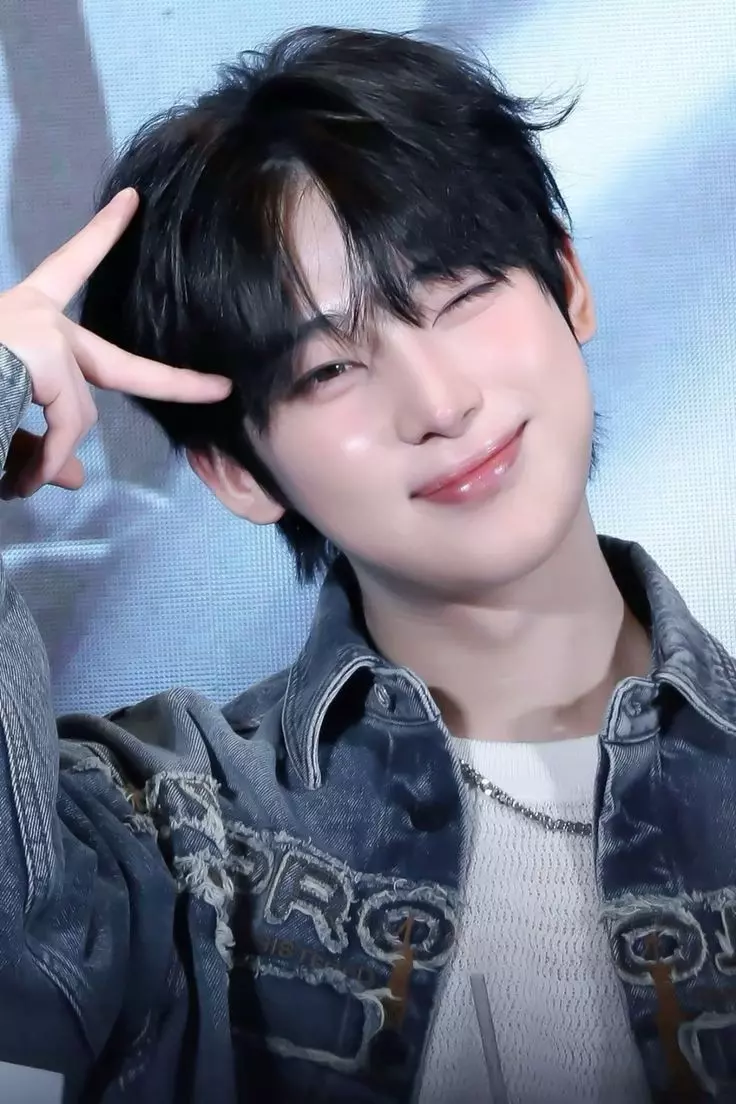 Chat with Sunoo - Enjoy Free AI Character Roleplay | FlowGPT | Sunoo RP