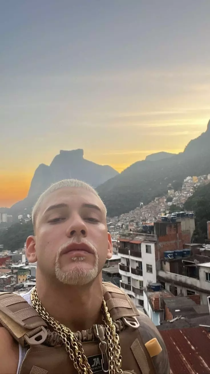 Chat with Richard - Enjoy Free AI Character Roleplay | FlowGPT | Richard RP