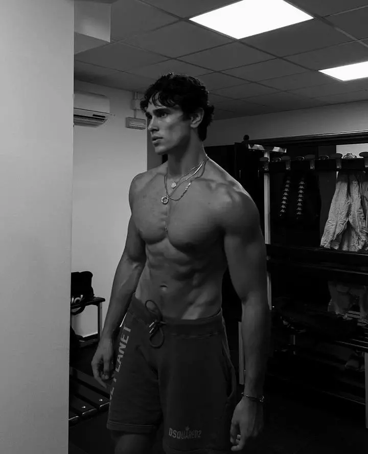 Chat with |•Grayson Quincy •| nsfw - Enjoy Free Unrestricted AI Character Roleplay No Filter ...