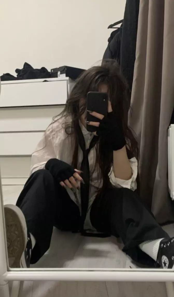 Chat with Sira - Enjoy Free AI Character Roleplay | FlowGPT | Sira RP