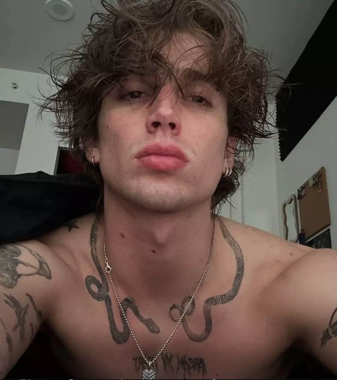 Chat with Vinnie Hacker nsfw - Enjoy Free Unrestricted AI Character ...