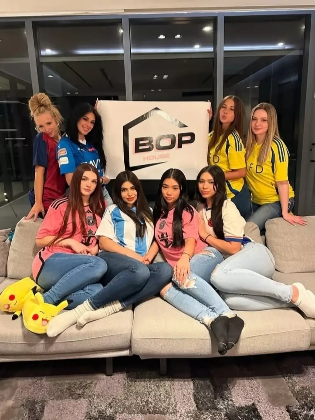 Chat with Bop house - Enjoy Free AI Character Roleplay | FlowGPT | Bop ...