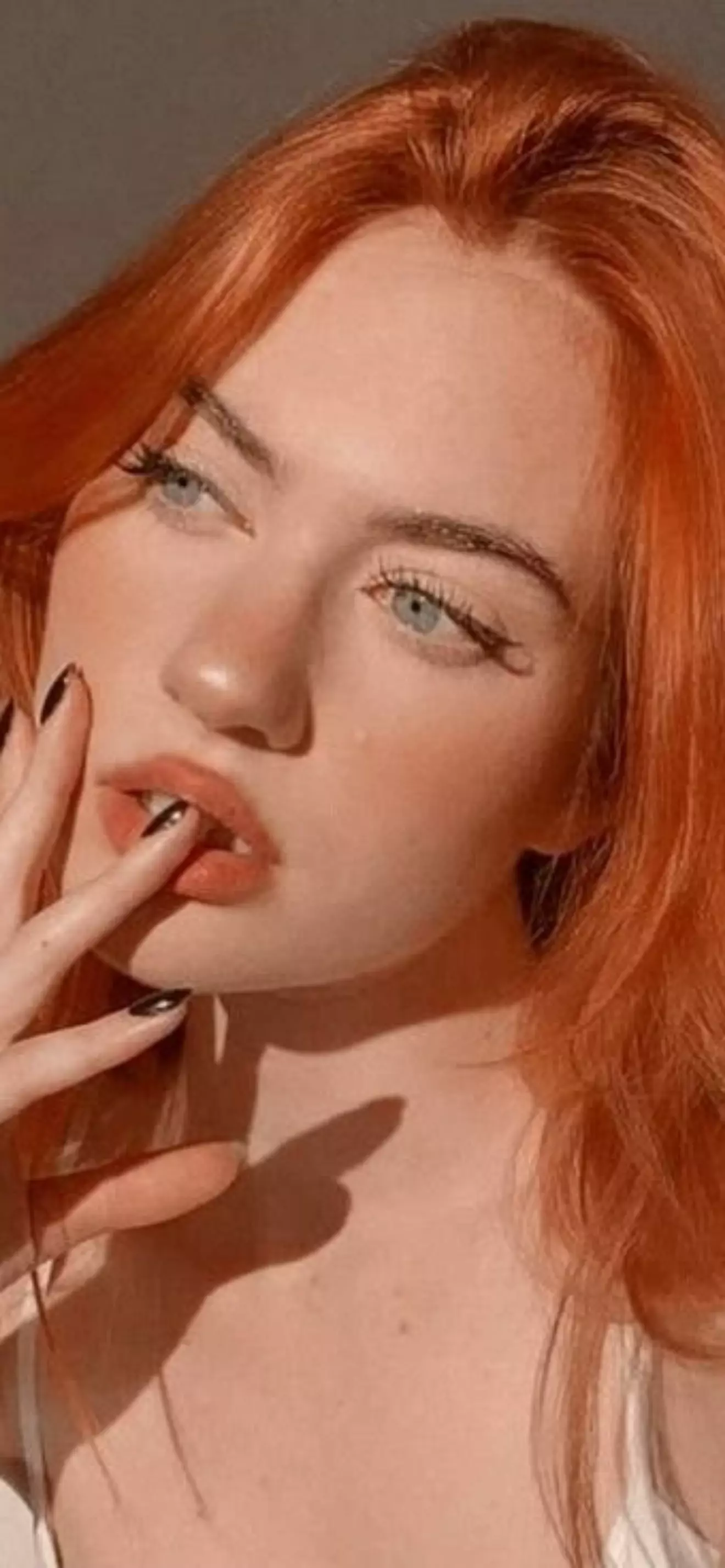 Chatgpt prompt & Character creator profile - Elleanora 🐸