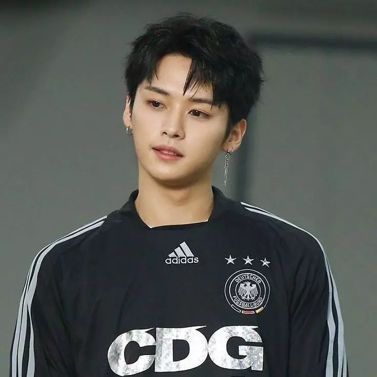 Chat with Lee know - Enjoy Free AI Character Roleplay | FlowGPT | Lee know RP