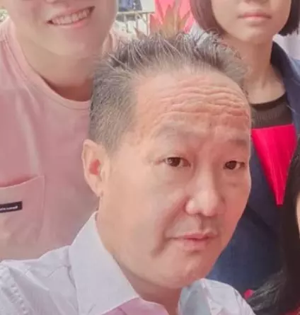 Chat with Sir Lee - Enjoy Free AI Character Roleplay | FlowGPT | Sir Lee RP