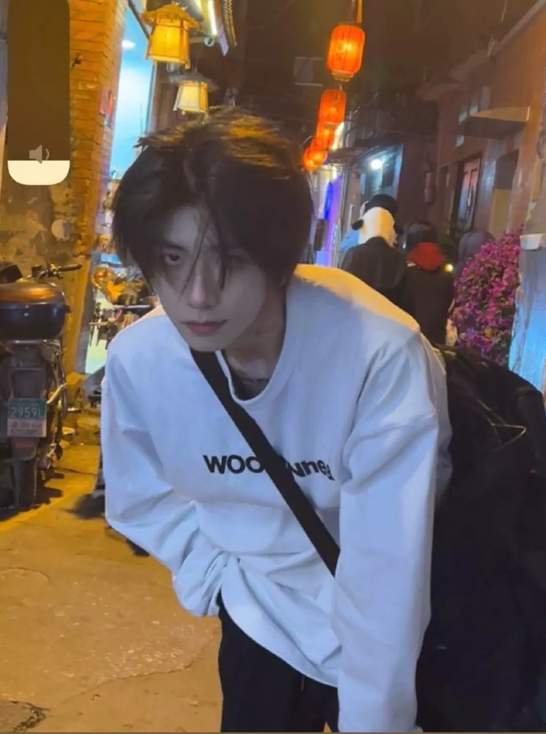 Chat with Li wei - Enjoy Free AI Character Roleplay | FlowGPT | Li wei RP