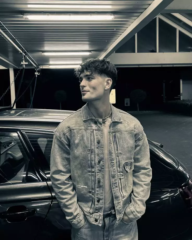 Chat with Michael Crist - Enjoy Free AI Character Roleplay | FlowGPT ...