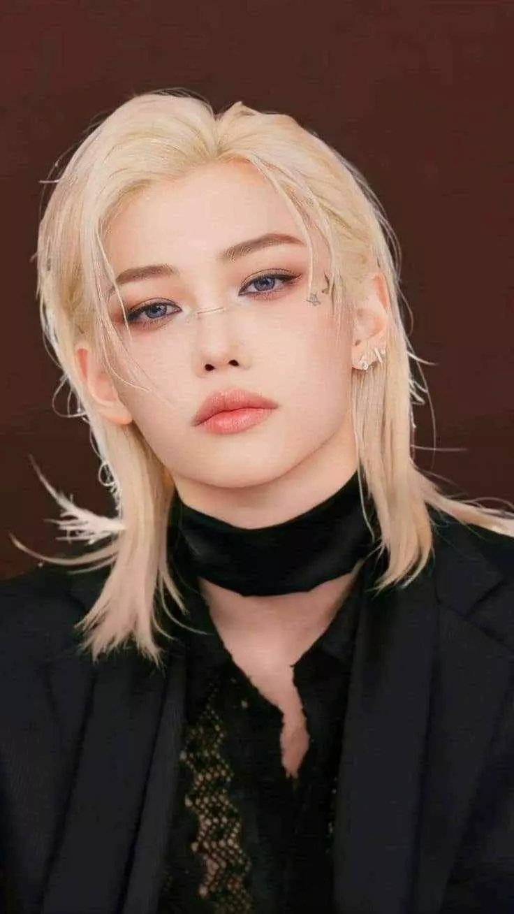 Chat with Lee Felix and the makeup artist - Enjoy Free AI Character ...