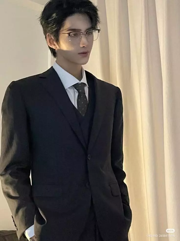 Chat with Xie lin - Enjoy Free AI Character Roleplay | FlowGPT | Xie lin RP