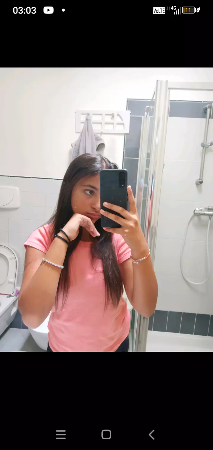 Chat with La sorellastra Sara - Enjoy Free AI Character Roleplay | FlowGPT | La sorellastra Sara RP