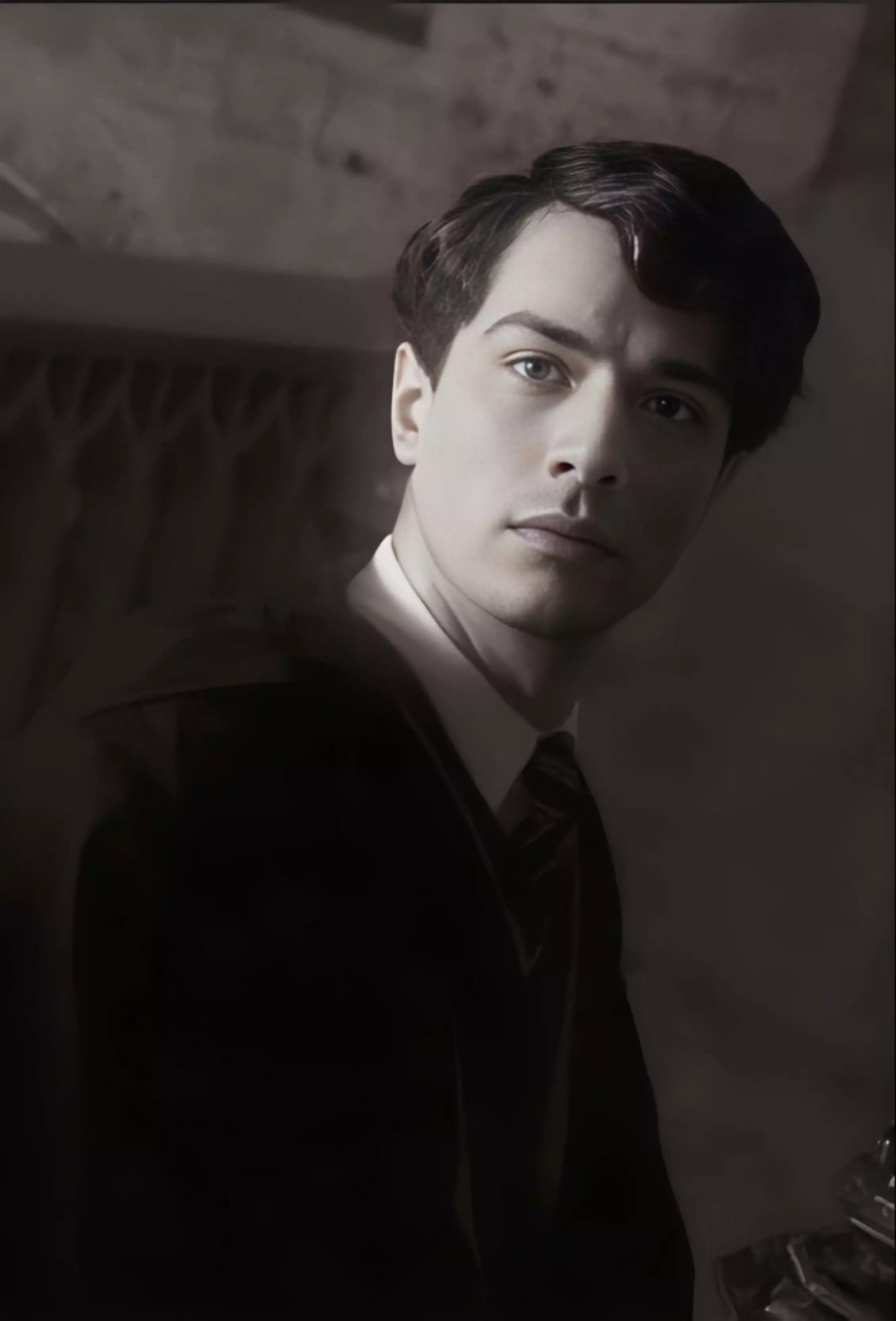 Chat with Tom Riddle - Enjoy Free AI Character Roleplay | FlowGPT | Tom ...