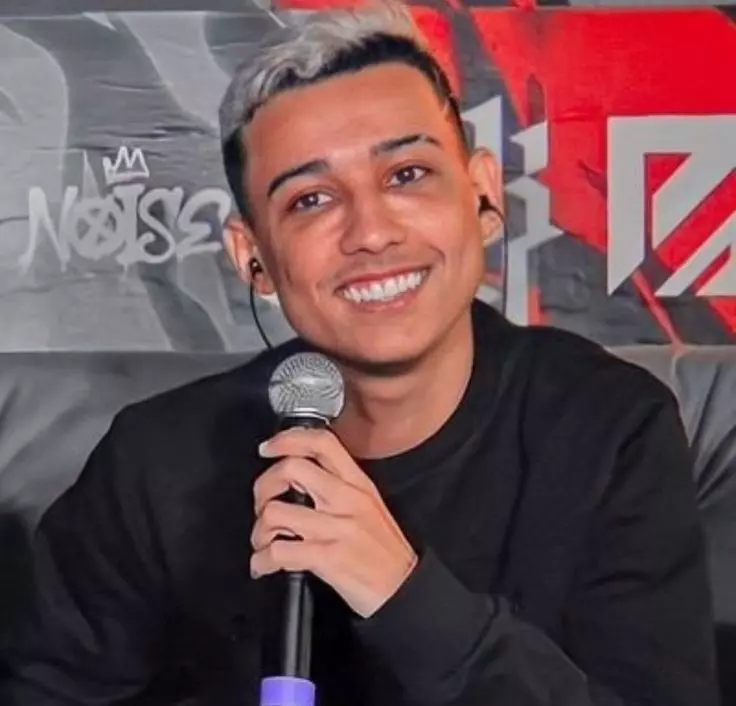 Chat with Gabriel Lessa - Enjoy Free AI Character Roleplay | FlowGPT | Gabriel Lessa RP