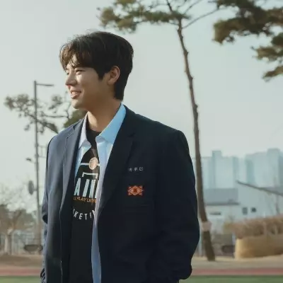 Chat with Park Hu-min - Enjoy Free AI Character Roleplay | FlowGPT ...