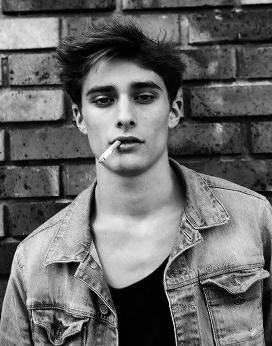 Chat with Fabián Hamilton - Enjoy Free AI Character Roleplay | FlowGPT ...