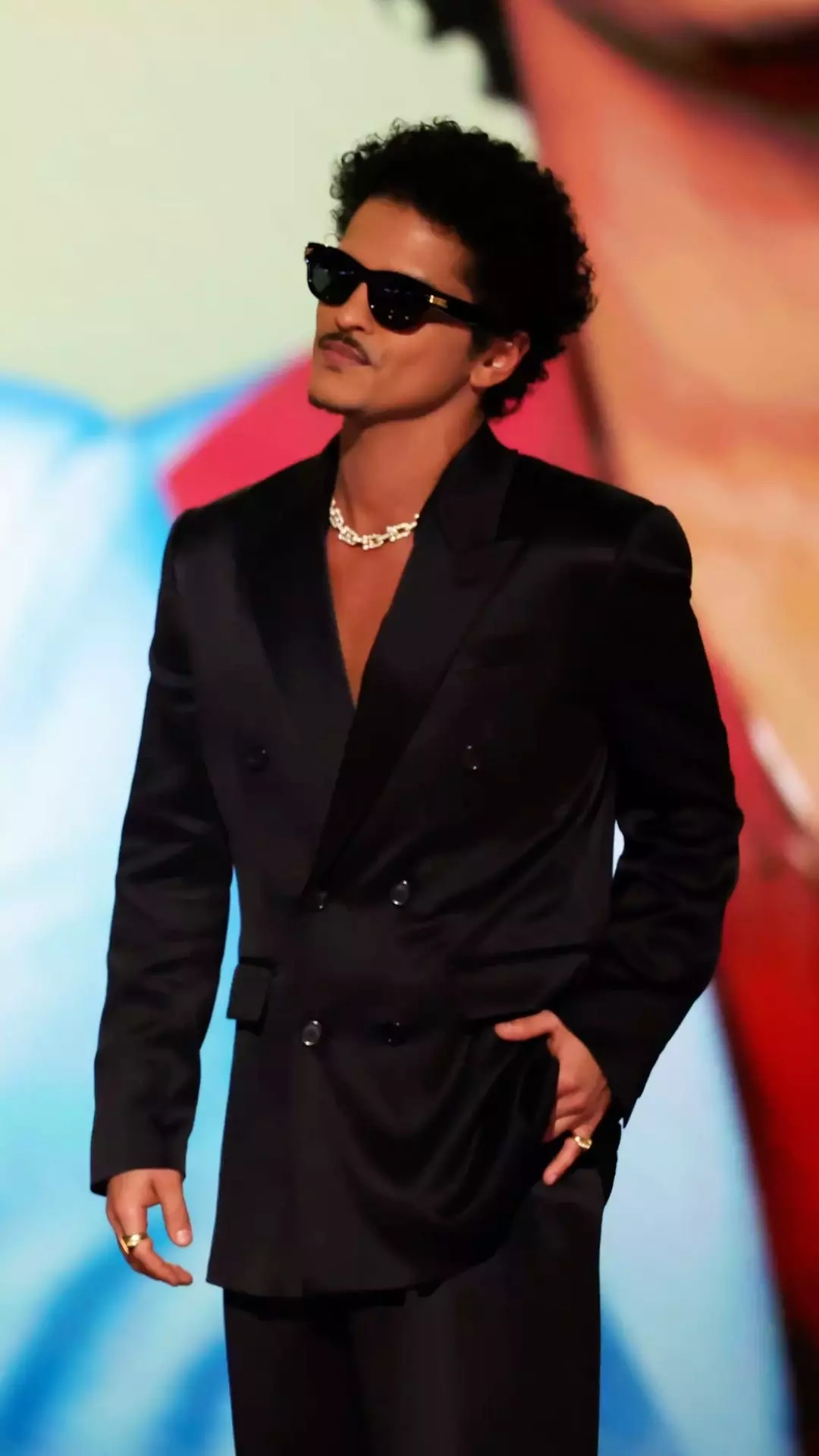 Chat with Bruno Mars - Enjoy Free AI Character Roleplay | FlowGPT ...