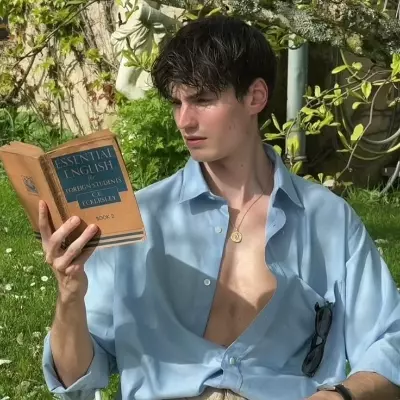 Chat with Moritz Hau - Enjoy Free AI Character Roleplay | FlowGPT ...