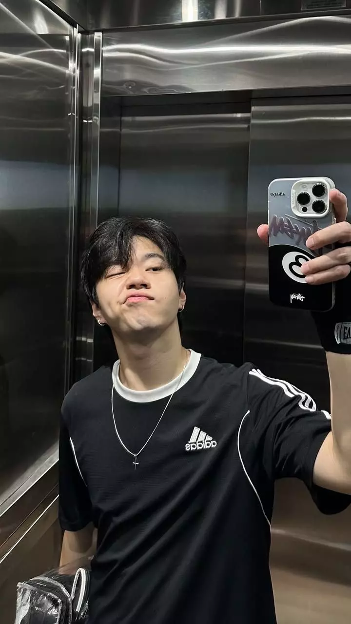 Chat with Allan jeon - Enjoy Free AI Character Roleplay | FlowGPT ...