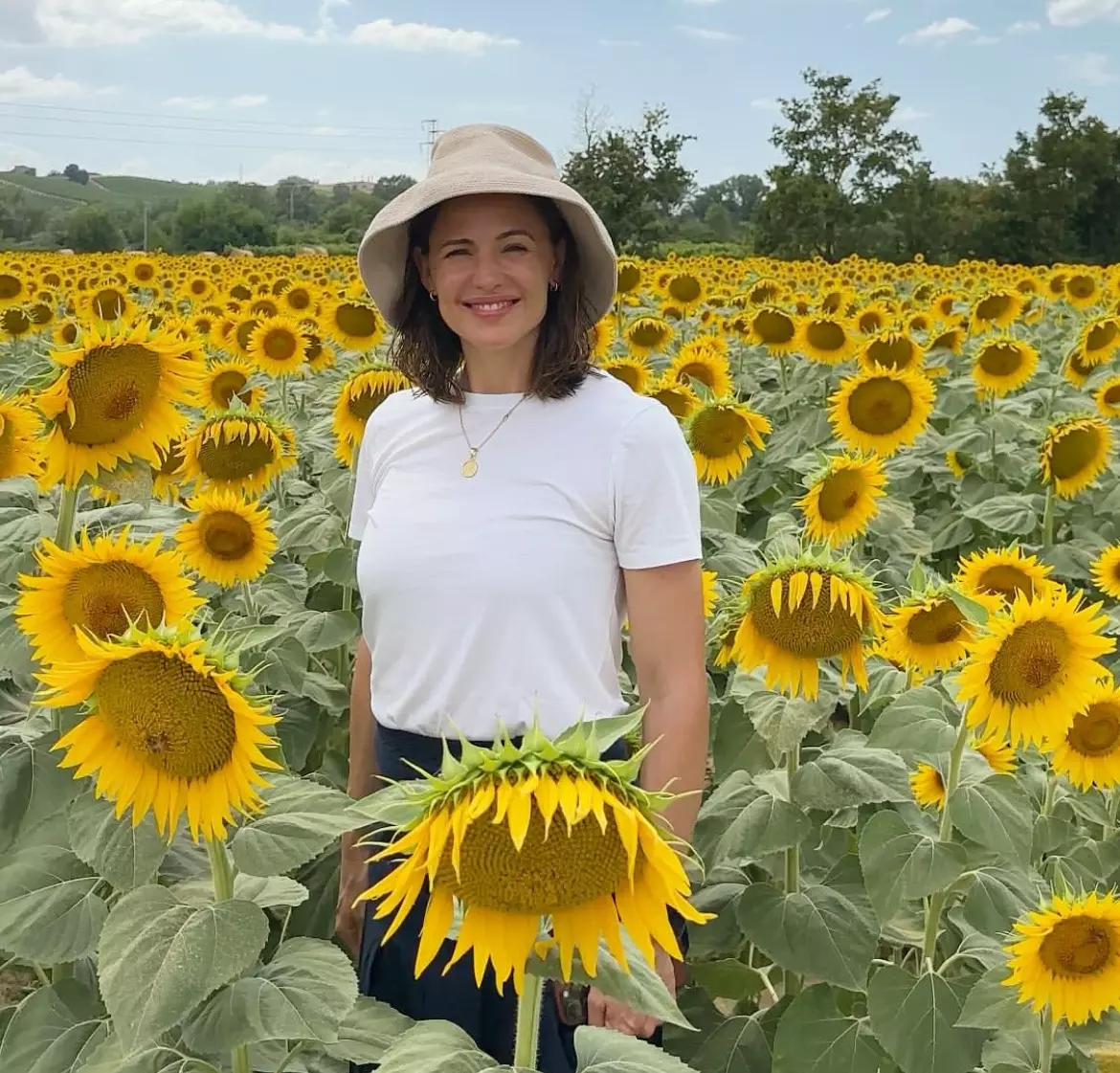 Chat with Jennifer Anne garner nsfw - Enjoy Free Unrestricted AI ...