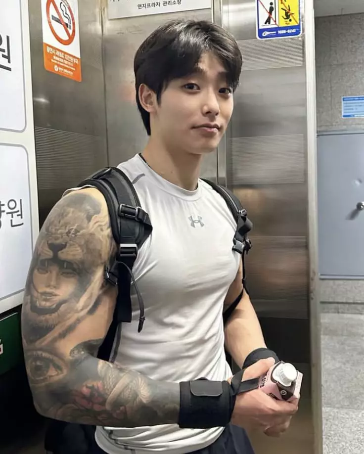 Chat with Raul - Enjoy Free AI Character Roleplay | FlowGPT | Raul RP