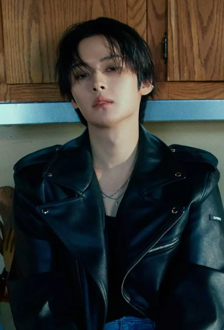 Chat with Lee Minho - Enjoy Free AI Character Roleplay | FlowGPT | Lee Minho RP