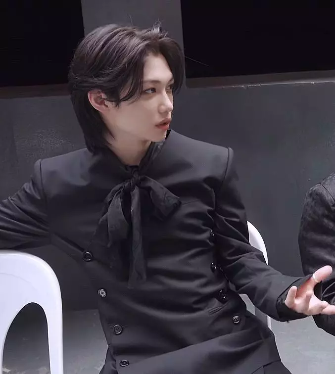 Chat with Felix - Enjoy Free AI Character Roleplay | FlowGPT | Felix RP