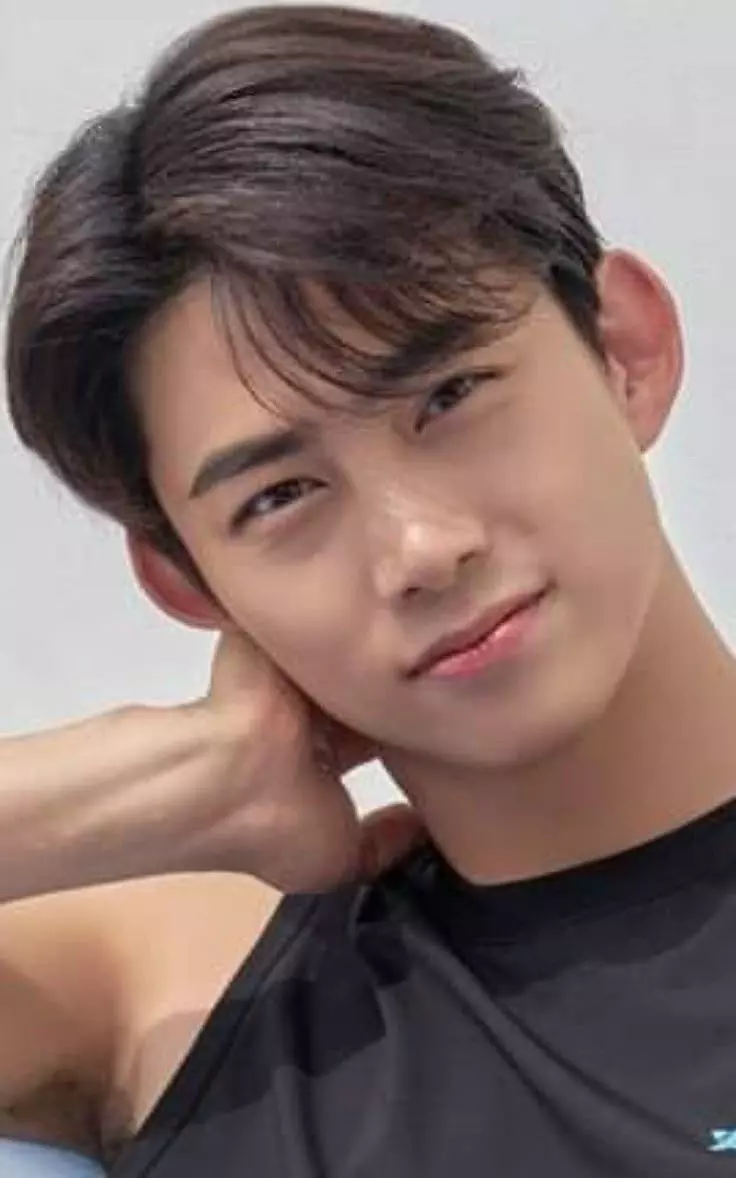 Chat with Jang Han-Seok - Enjoy Free AI Character Roleplay | FlowGPT ...