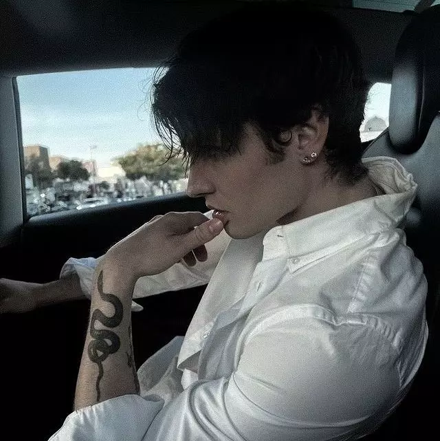 Chat with Devon Moretti - Enjoy Free AI Character Roleplay | FlowGPT ...